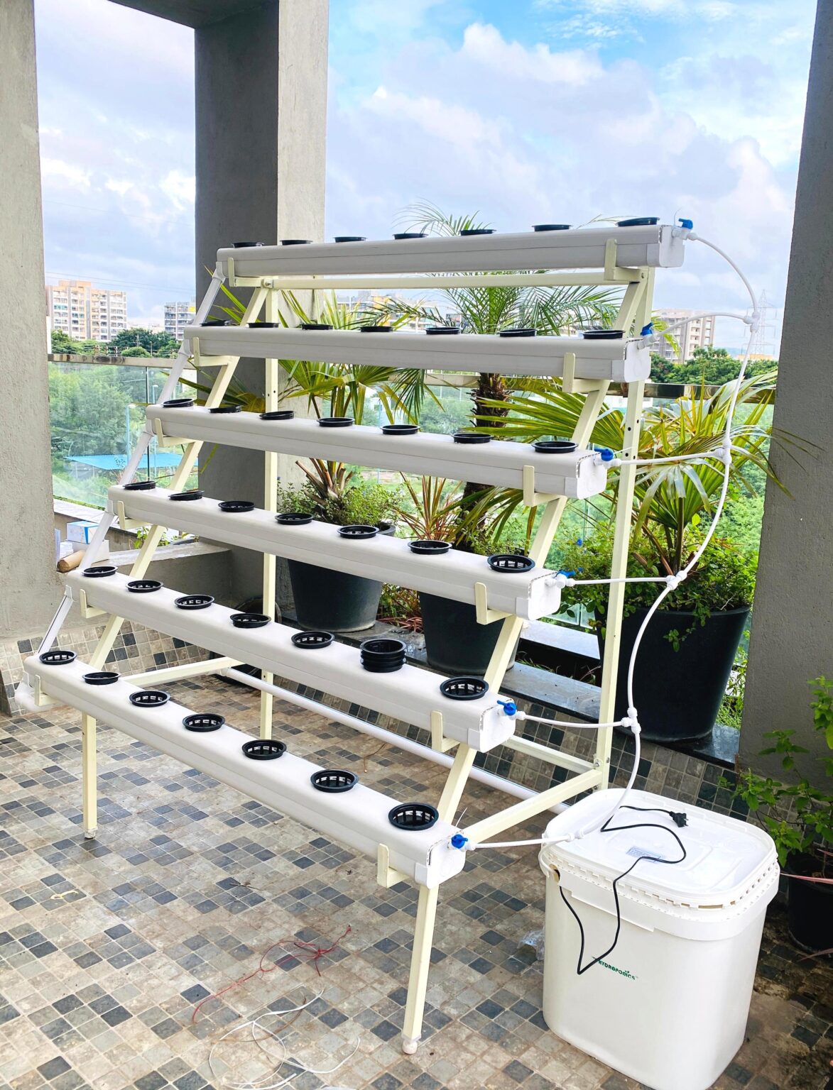 42 Planter - Wall A | Automated Home Hydroponics Kit with Complete ...